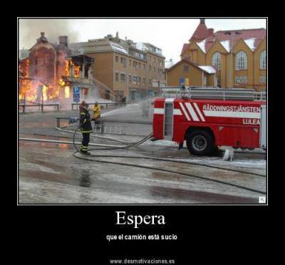 Memes De Los Bomberos FUEGO FUEGO SHUSHI LLAMA A LOS BOMBEROS En Royal