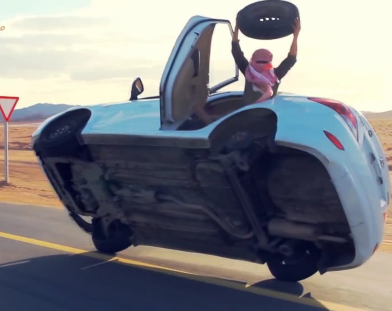 changing wheels in saudi arabia - Meme by icon273 :) Memedroid