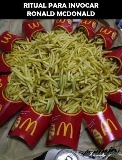 ritual de invocar Ronald mc Donalds - Meme by giggia.gabi :) Memedroid